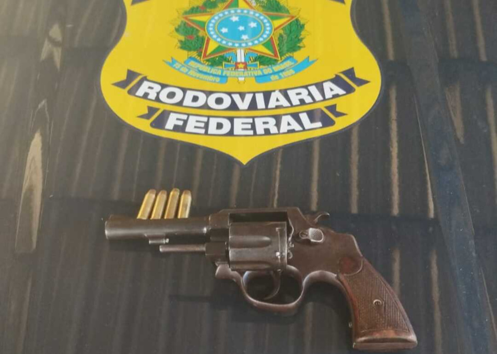 Bei Polícia Homem é Preso Por Posse Ilegal De Arma Em Rodovia Da Região